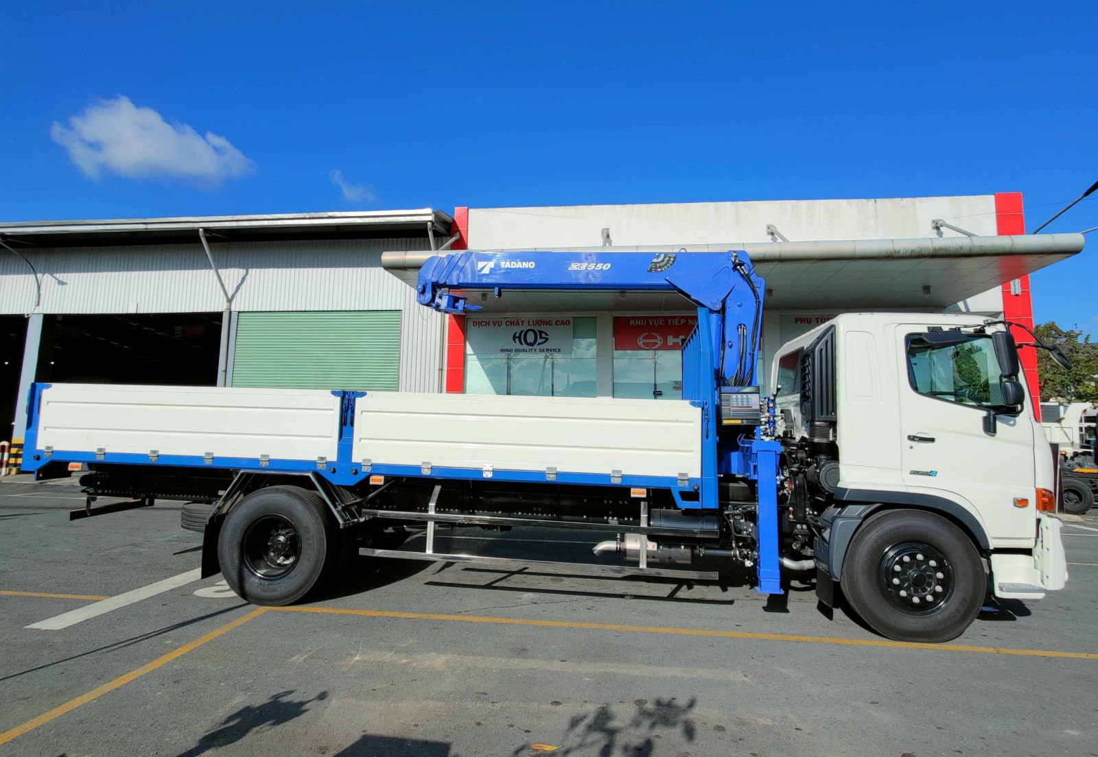 Hino 7 Tấn FG8JP7A Gắn Cẩu Tadano - Thùng Dài 6m5 | Hino Hồ Chí Minh